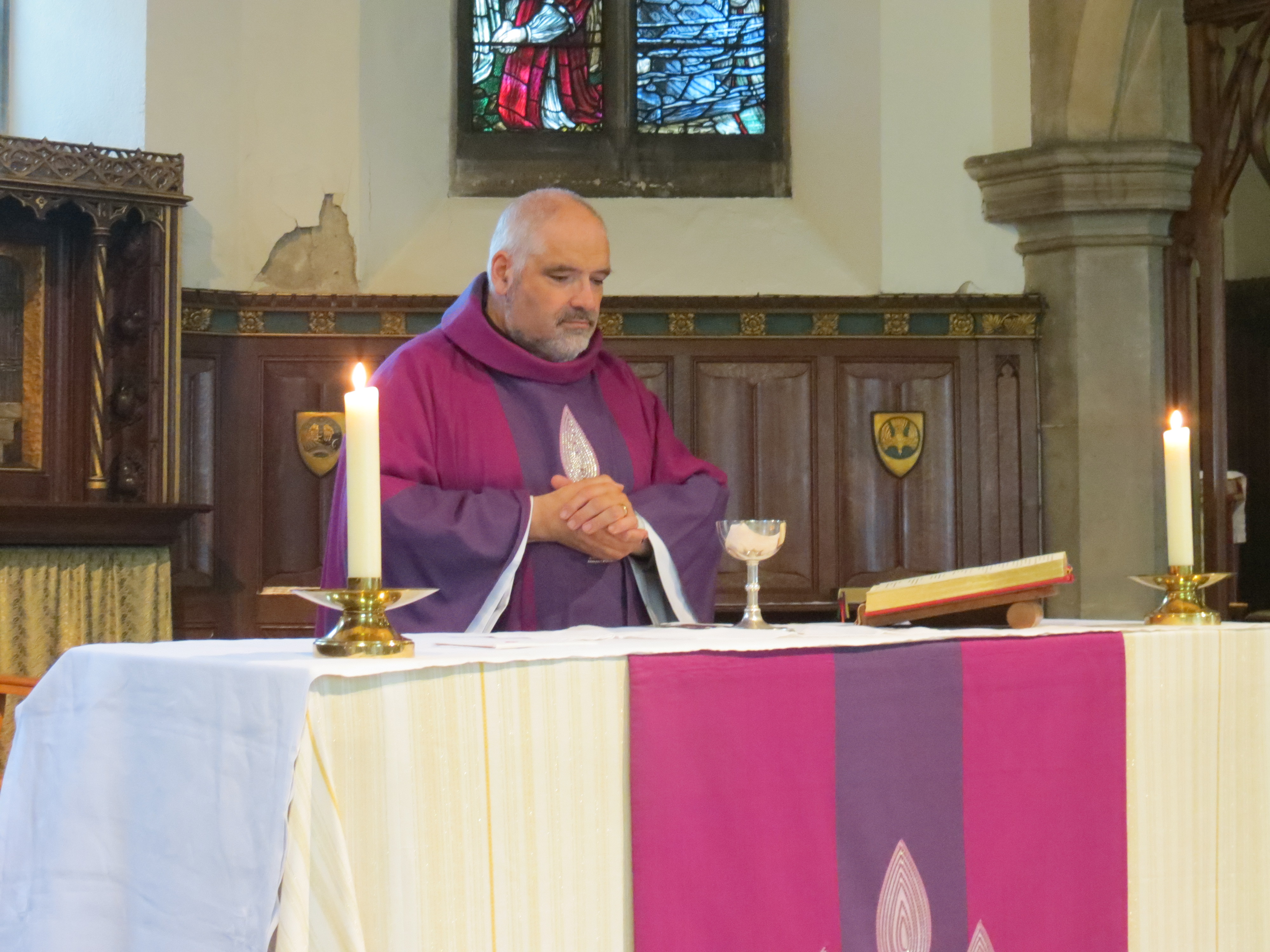 St Anselm's Hatch End | Lunchtime Mass